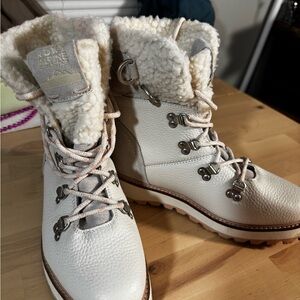 Roxy | Shoes | Roxy Brandi Ii White Winter Boots With Sherpa Lining ...